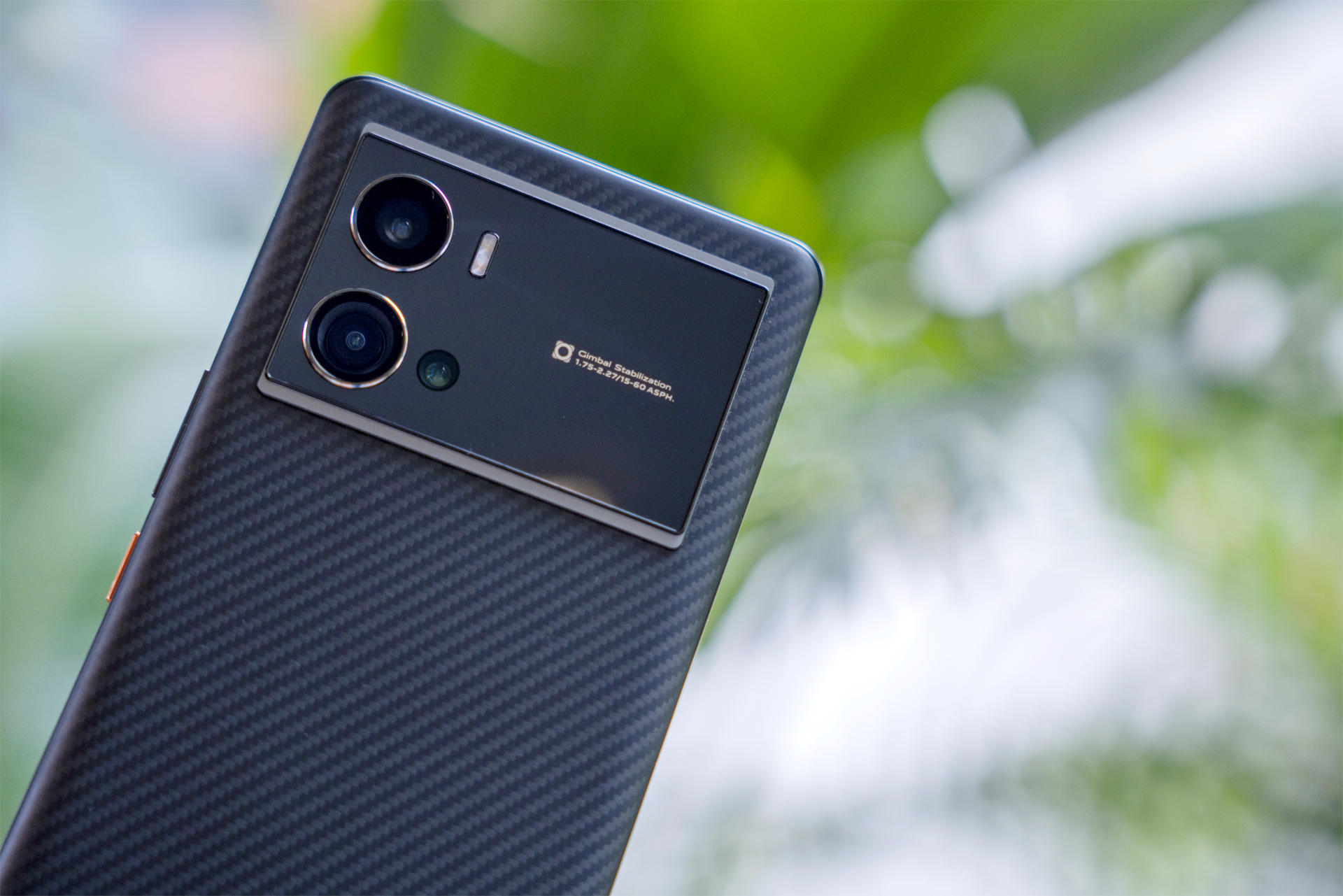 诠释速度美学，展现强悍理念！iQOO 9 Pro全新赛道版测评__财经头条