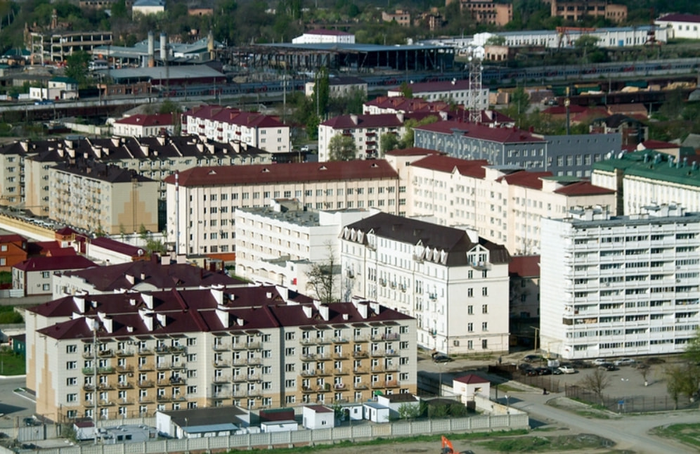 今日的车臣首府格罗兹尼 告别了战争 到处是新房子|格罗兹尼|车臣|首府_新浪新闻