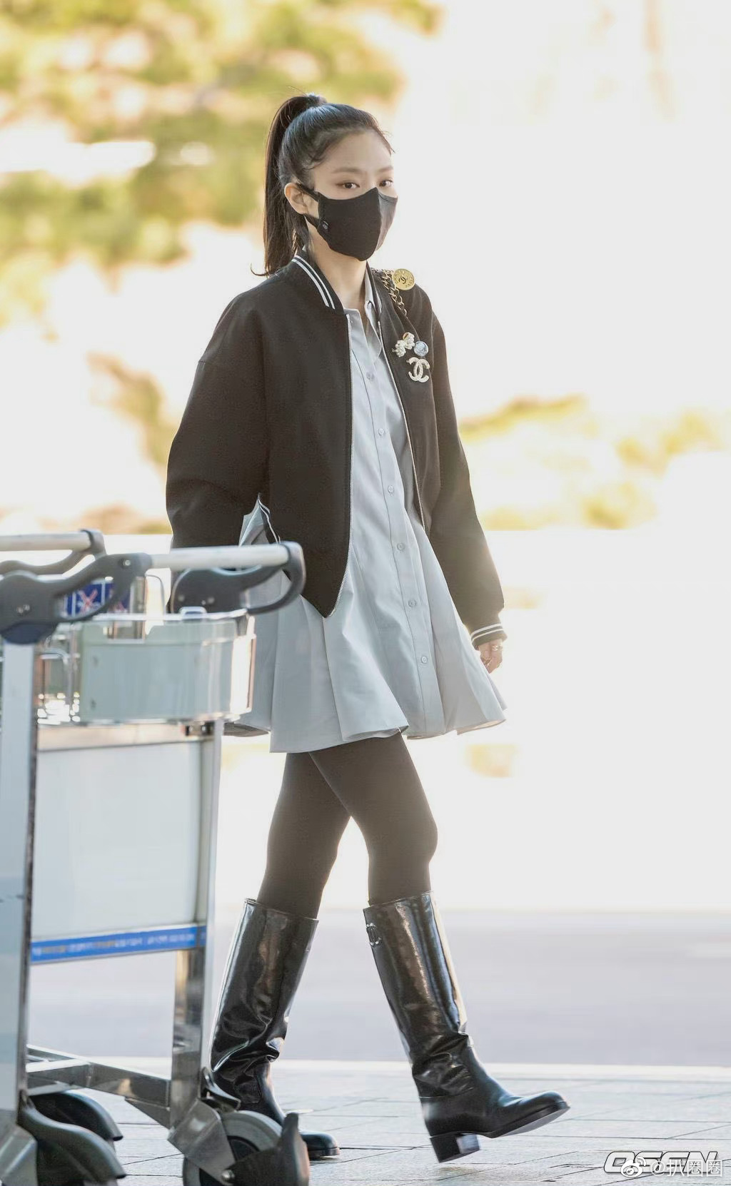 Jennie今日机场出发前往巴黎时装周……|Jennie|巴黎时装周_新浪新闻