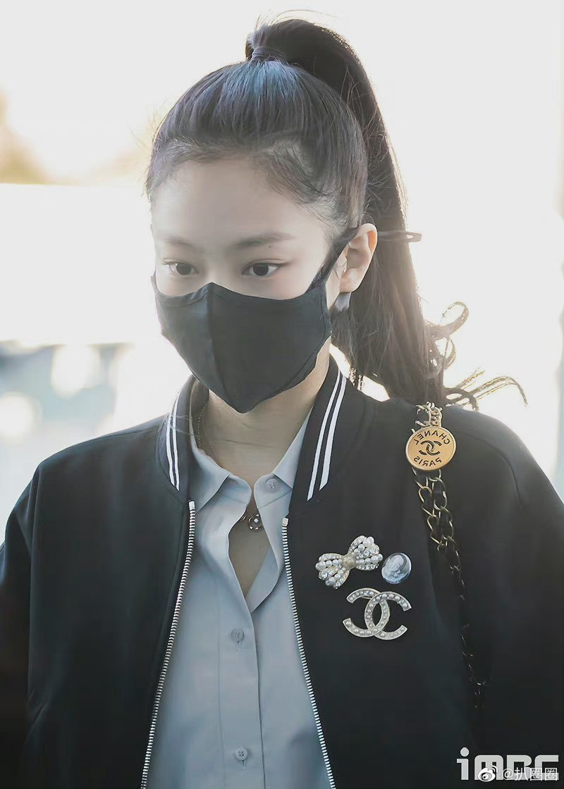 Jennie今日机场出发前往巴黎时装周……|Jennie|巴黎时装周_新浪新闻