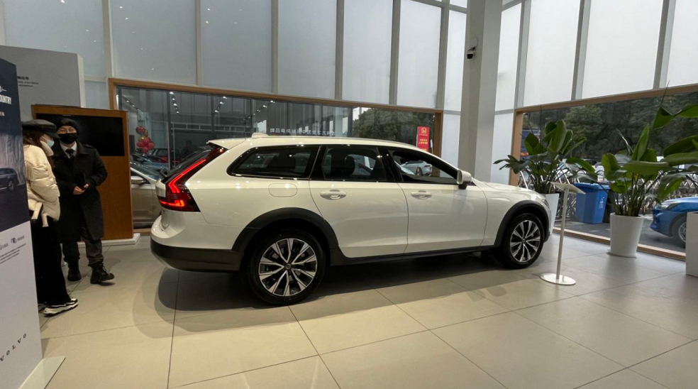 探店沃尔沃V90，开它去旅行，能有几成“真香体验”？-新浪汽车