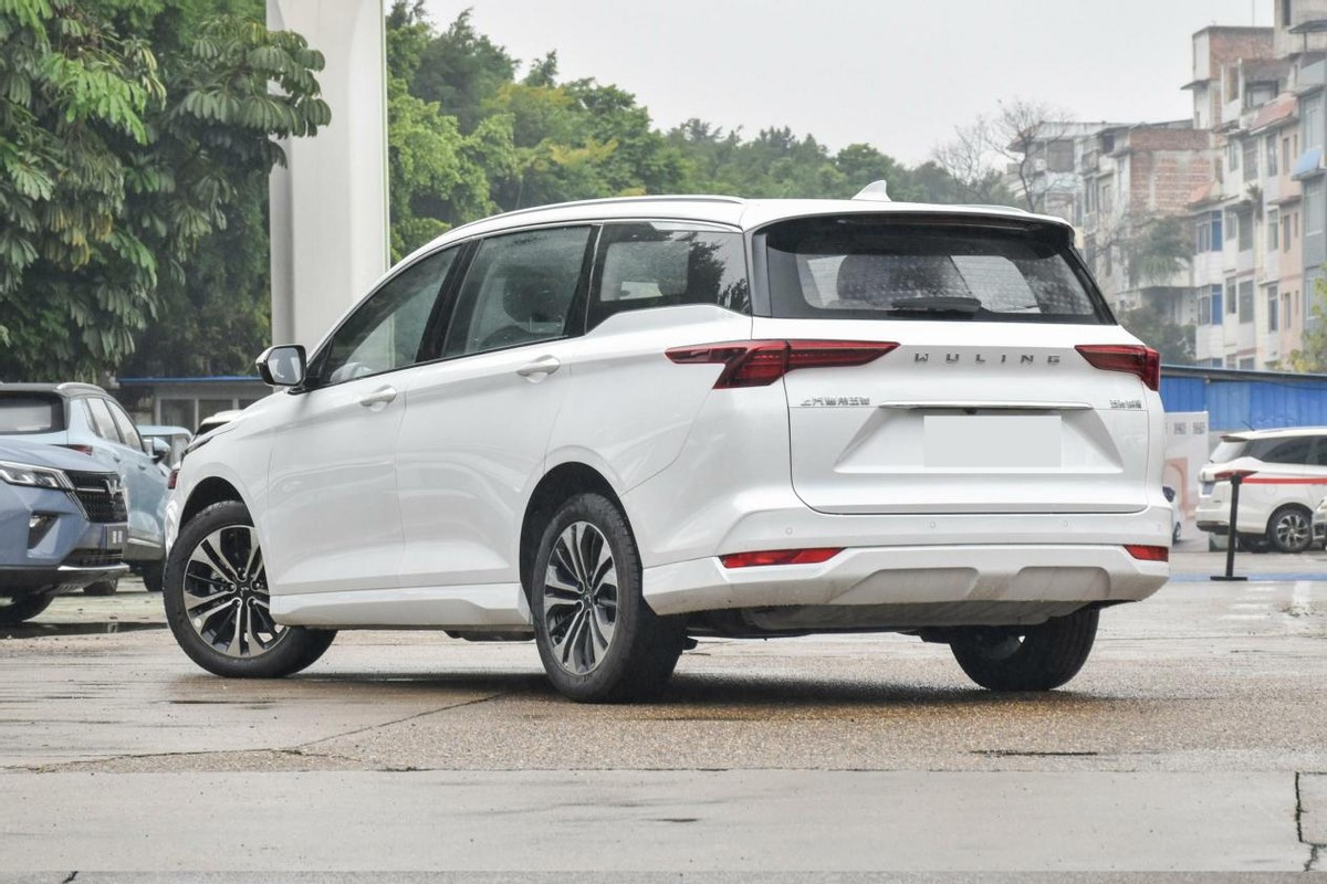 11.58万起，升级1.5T高功机头+Ling OS系统，五菱凯捷280T值吗？-新浪汽车