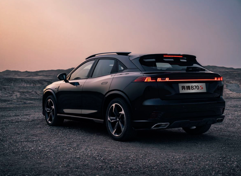 12万级的2.0T轿跑SUV，奔腾B70S正式上市，年轻人会喜欢吗？-新浪汽车