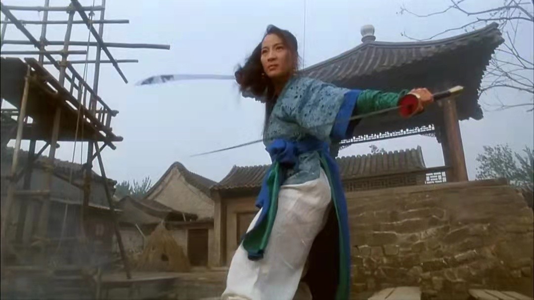 60岁杨紫琼确诊新冠！将缺席瞬息全宇宙首映，吴彦祖祝她早日康复