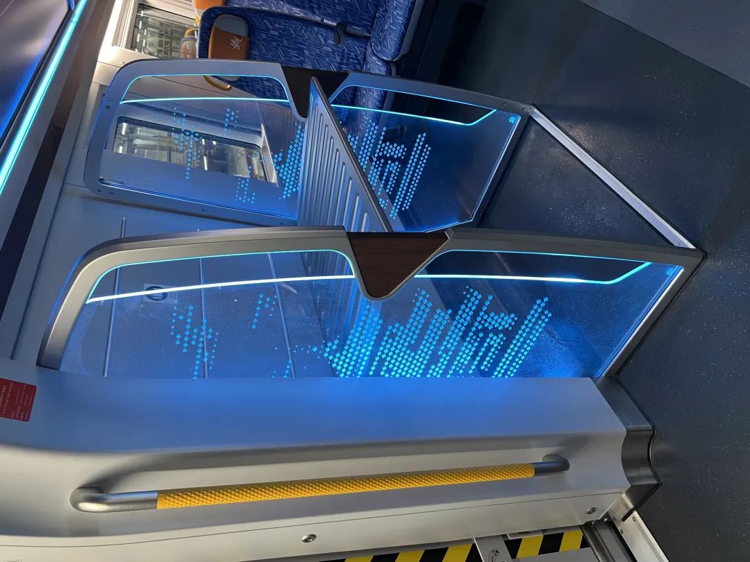 CRH3A-A城际列车首次亮相贵阳