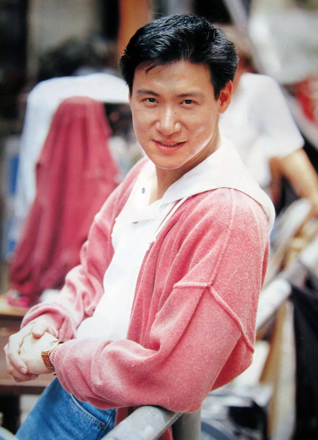 张学友新片造型曝光！时隔6年重返影坛，网友：重出江湖了|海关战线|张学友|影坛_新浪新闻