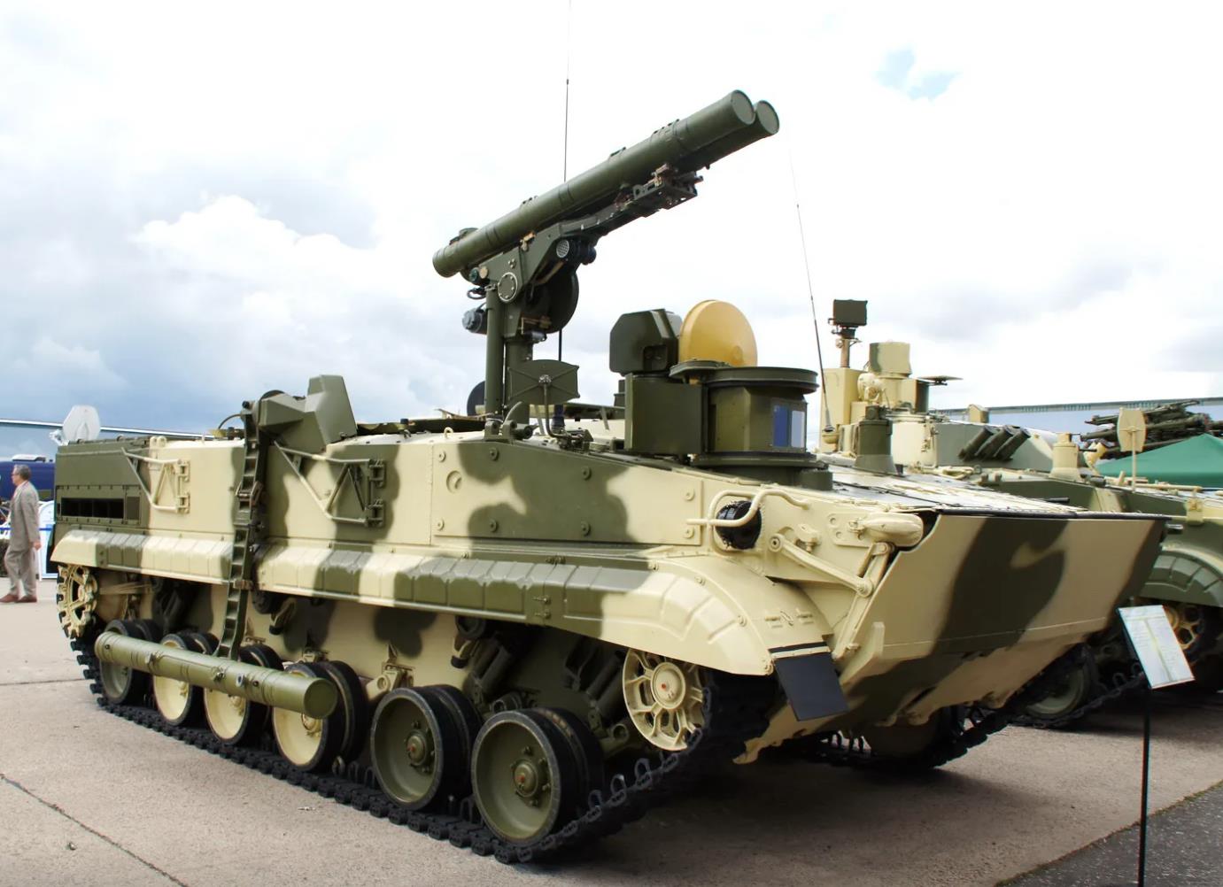 菊花-S反坦克导弹，能搭载9M123系列导弹，能击穿北约所有坦克！