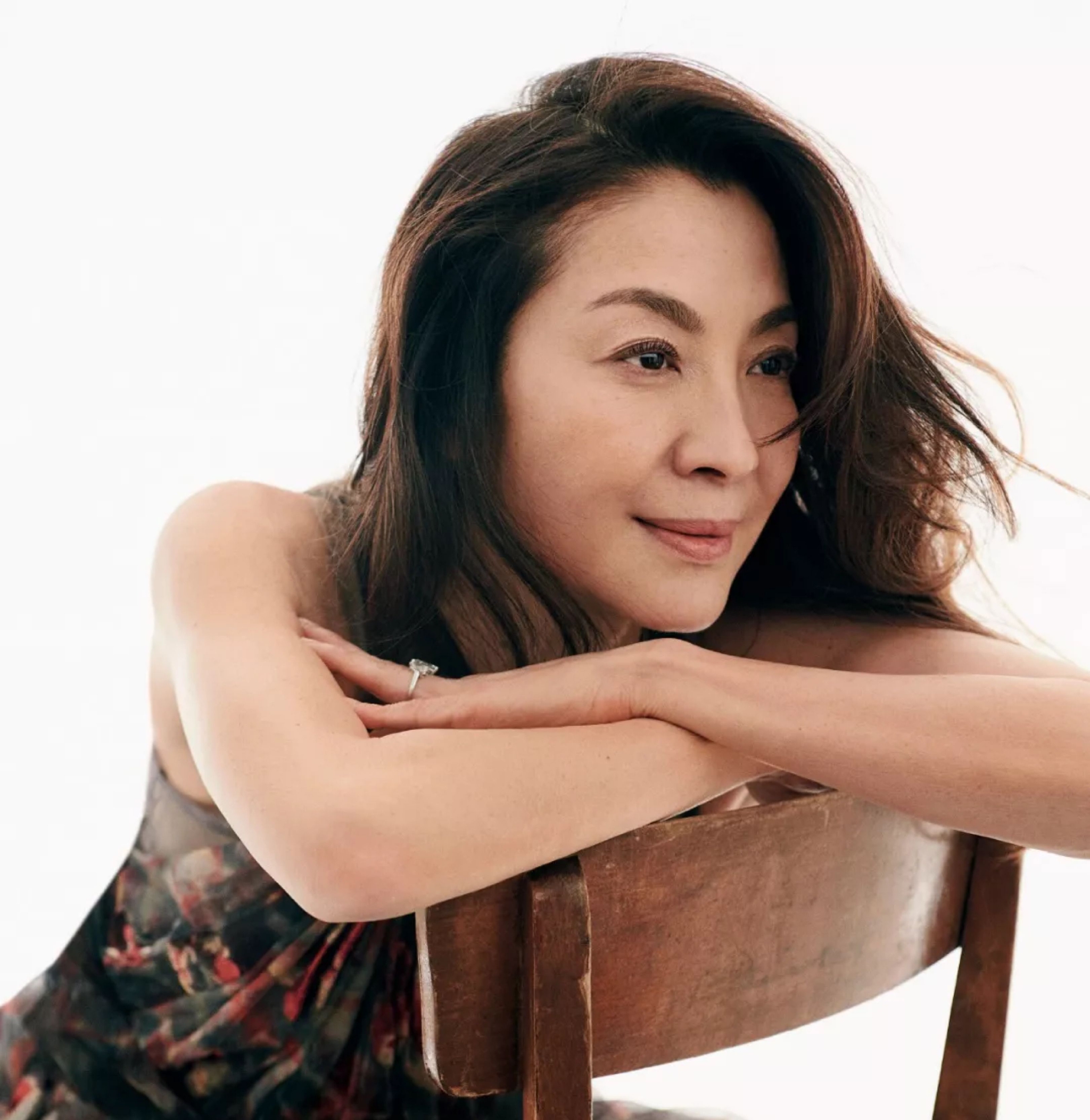 从选美冠军到功夫皇后,杨紫琼入行30多年太拼命,如今老得真实!|马来西亚|杨紫琼|选美冠军_新浪新闻