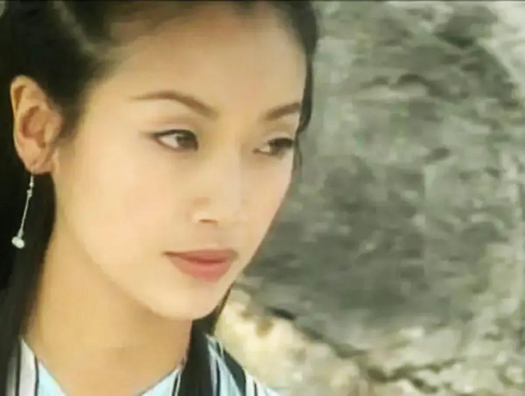 演不了别尬演！8版小龙女“飞天出场”，谁仙女下凡，谁来搞笑的|小龙女|杨过|神雕侠侣_新浪新闻