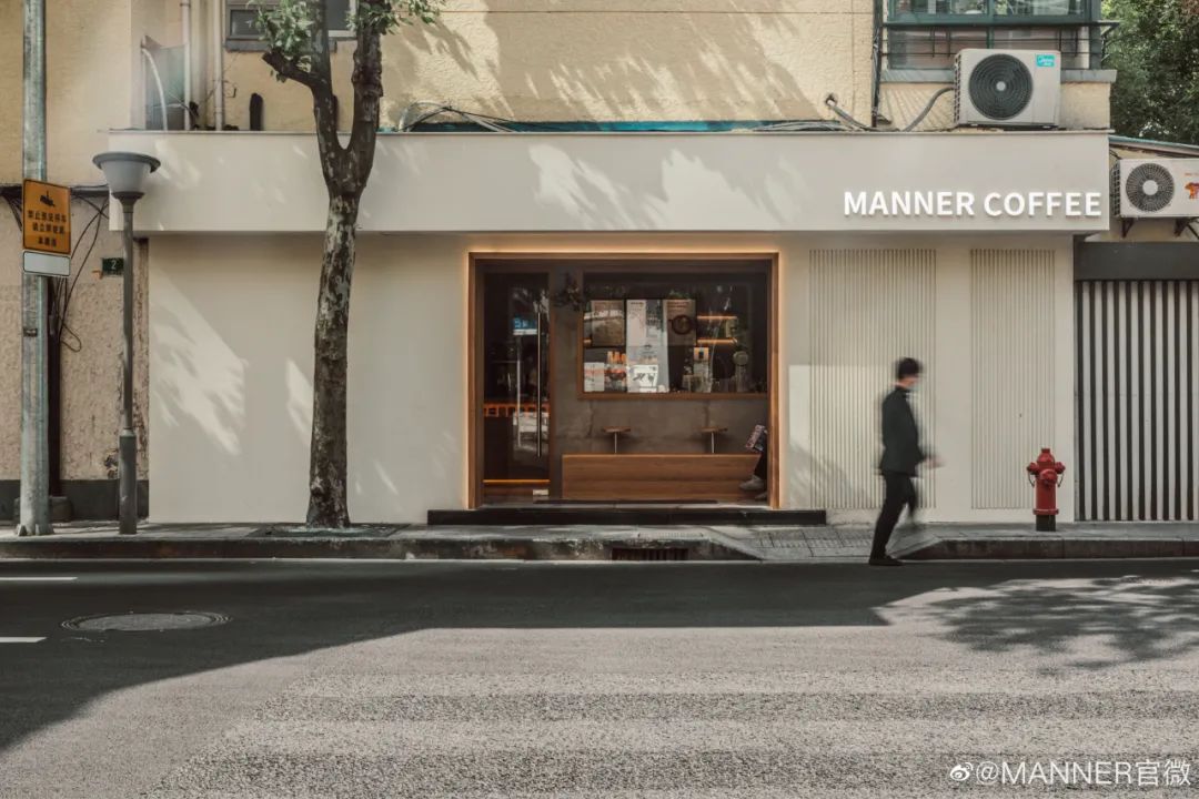 Manner咖啡，“被迫”活成了瑞幸|Manner|上海市|瑞幸_新浪新闻