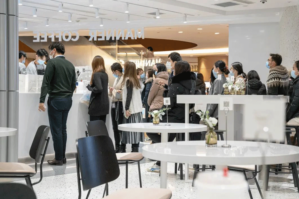 Manner咖啡，“被迫”活成了瑞幸|上海市|韩玉龙|星巴克|门店|咖啡师_新浪新闻