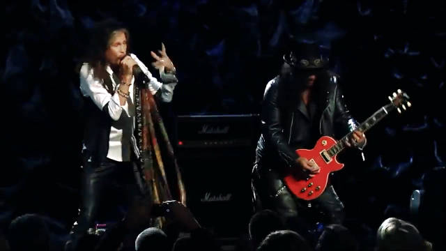 Steven Tyler + Slash 🎸 2014年 众神级的表演……|汽车资讯|汽车视频_新浪新闻