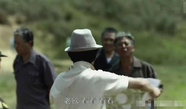 父母爱情：老年的他们回到岛上时，为什么欧阳懿很受大家的欢迎？__财经头条