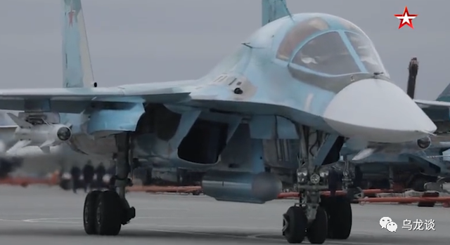 终于想通了？苏34战机怒射Kh29空对地导弹，威力十足比标枪还便宜