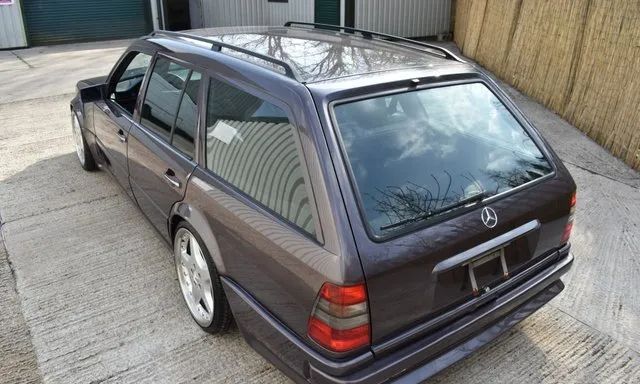 经典德系性能旅行车，1992年奔驰E36 AMG__财经头条