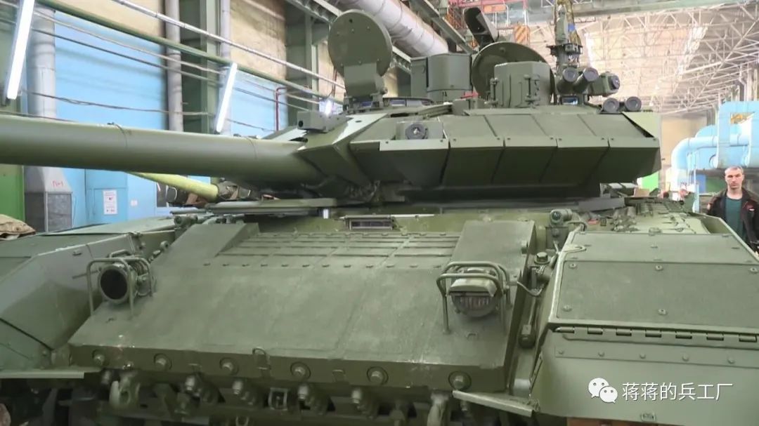 乌克兰部队进攻踢到铁板，俄军T-90M主战坦克获得实战战绩__财经头条