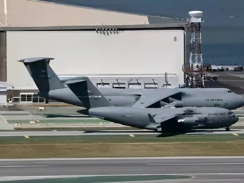 冠名环球霸王，融合战略和战术能力于一身，C-17运输机有多强？|C-17|C-17运输机_新浪新闻
