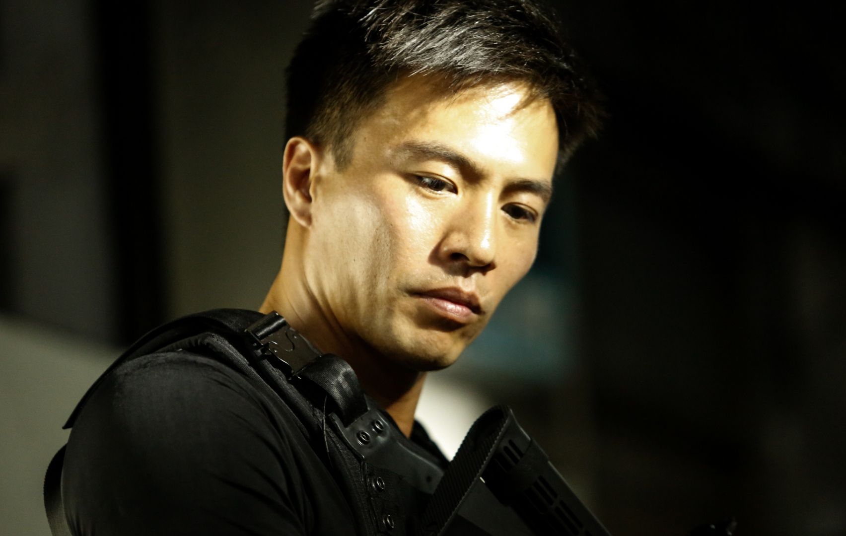 动作片《盲战》五一首映，预告就是限制级，44岁安志杰该火了|盲战|安志杰|限制级_新浪新闻