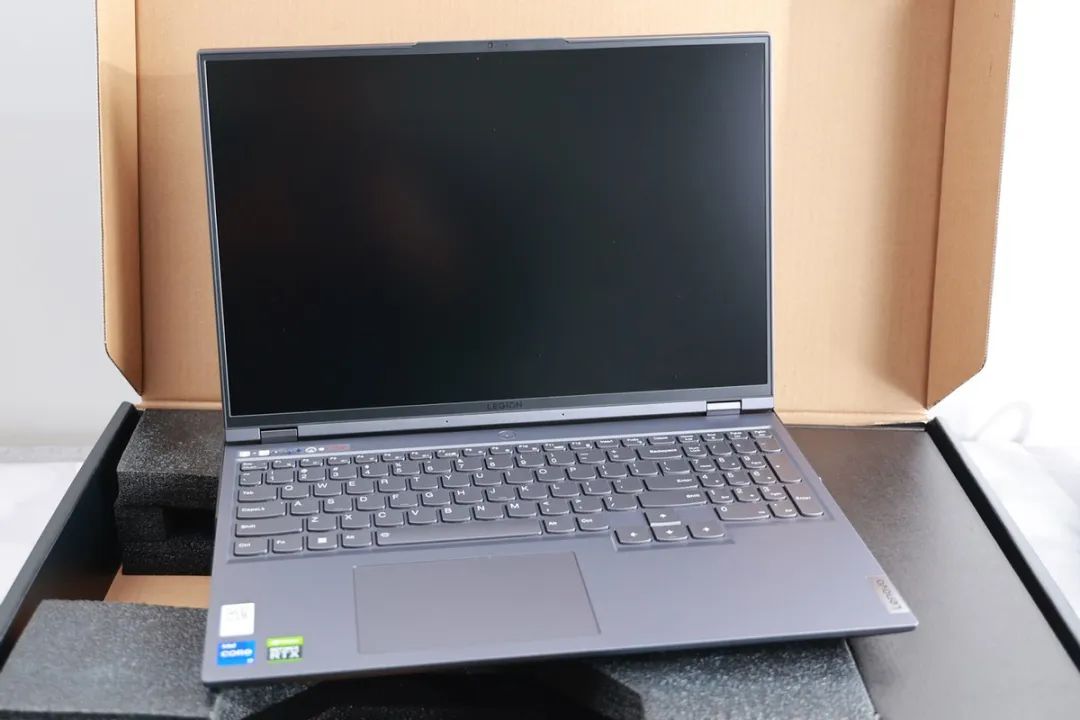 花8999元买到联想拯救者Y9000P 2022款：槽点卖点齐飞，但是值得|联想拯救者_新浪新闻