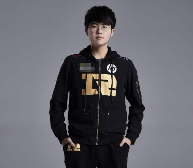 RNG 有Uzi的历届上单谁的实力最强？都说RNG毁上单，是这样吗？|rng|Uzi|Looper_新浪新闻