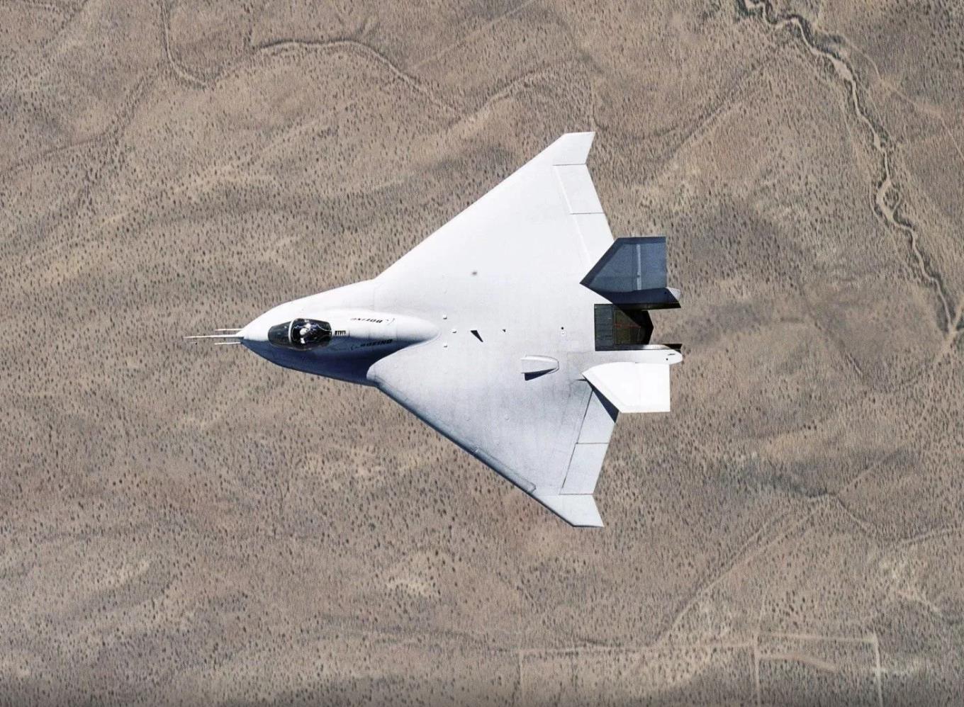 从试飞员的视角，披露X-32最终失利根源，并不仅仅取决于外型！