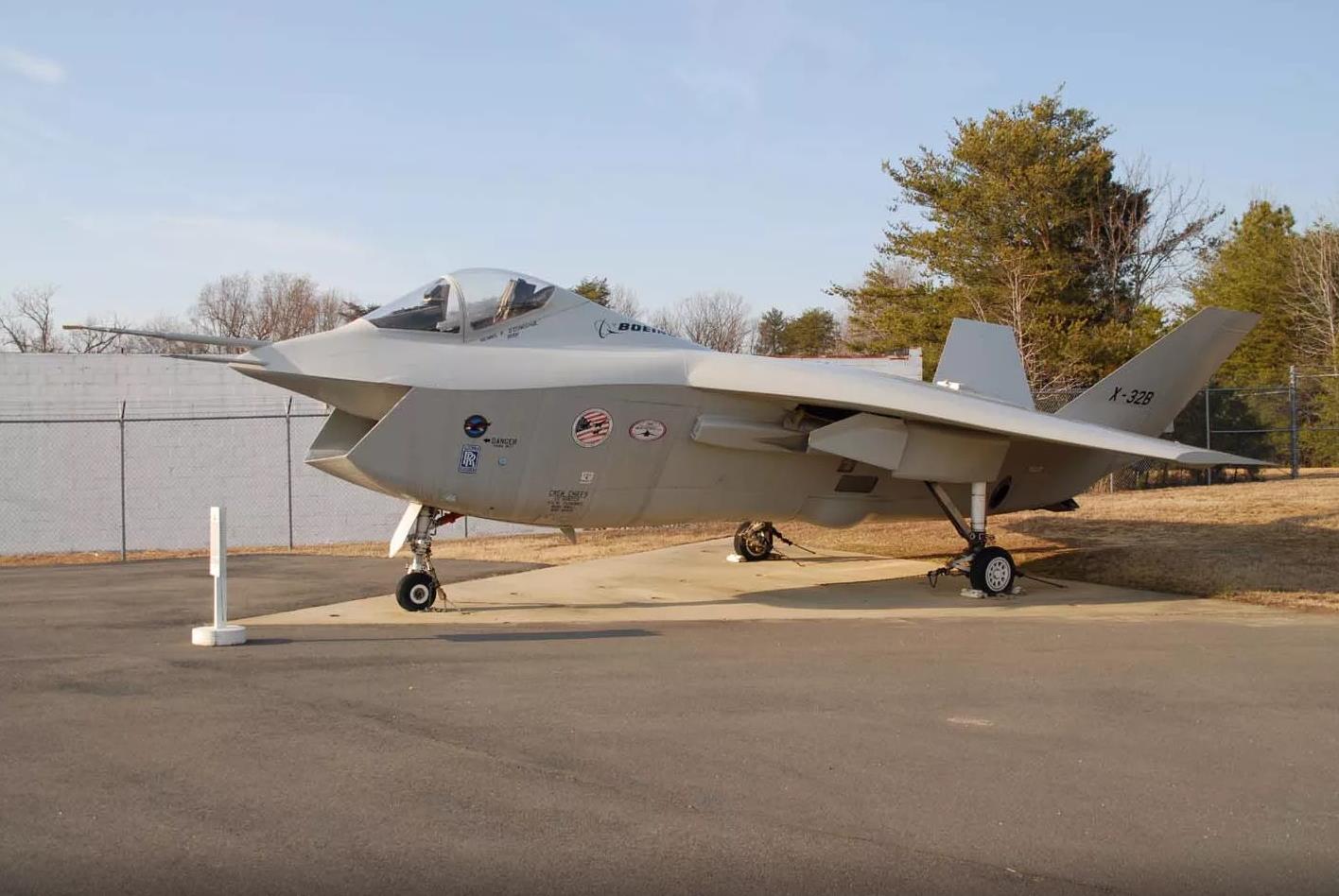 从试飞员的视角，披露X-32最终失利根源，并不仅仅取决于外型！