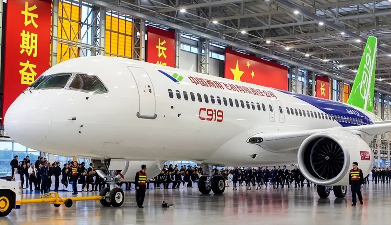 国产大飞机C919即将交付，意向订单上千架，售价近1亿美元|供应商|零部件|飞机_新浪新闻