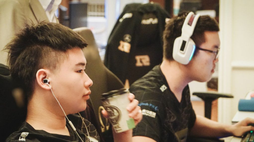 Wei梦魇掌控节奏，RNG对抗赛力克PSG，Msi导播惹众议__财经头条