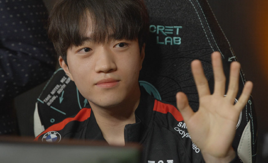 自信？Keria透露T1低迷的原因，直言会捧起MSI奖杯|对抗赛|奖杯|比赛_新浪新闻