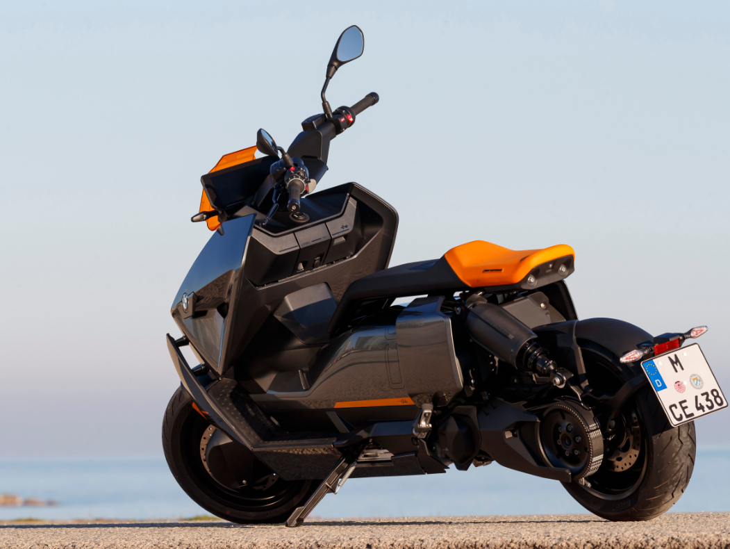 配备倒挡，宝马CE04亮相大湾区车展-新浪汽车