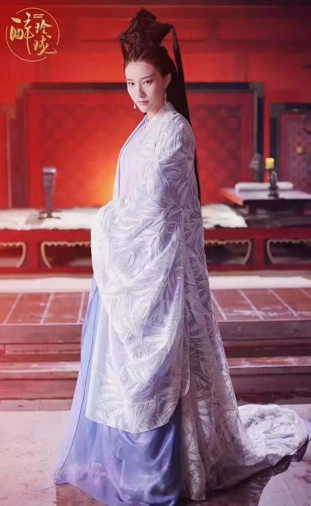 还记得《花千骨》的轻水吗？现在变成健身博主了？|花千骨|鲍天琦|轻水_新浪新闻