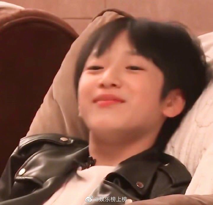 考古严浩翔小时候真的会很快乐……|严浩翔_新浪新闻