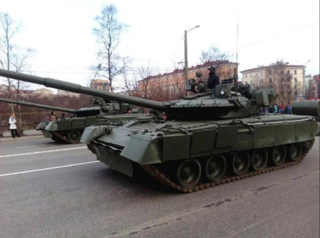 坦克大决战？北约援乌豹2A4坦克，将与俄军T-80BV争夺王者荣耀|西班牙|乌克兰|主战坦克_新浪新闻