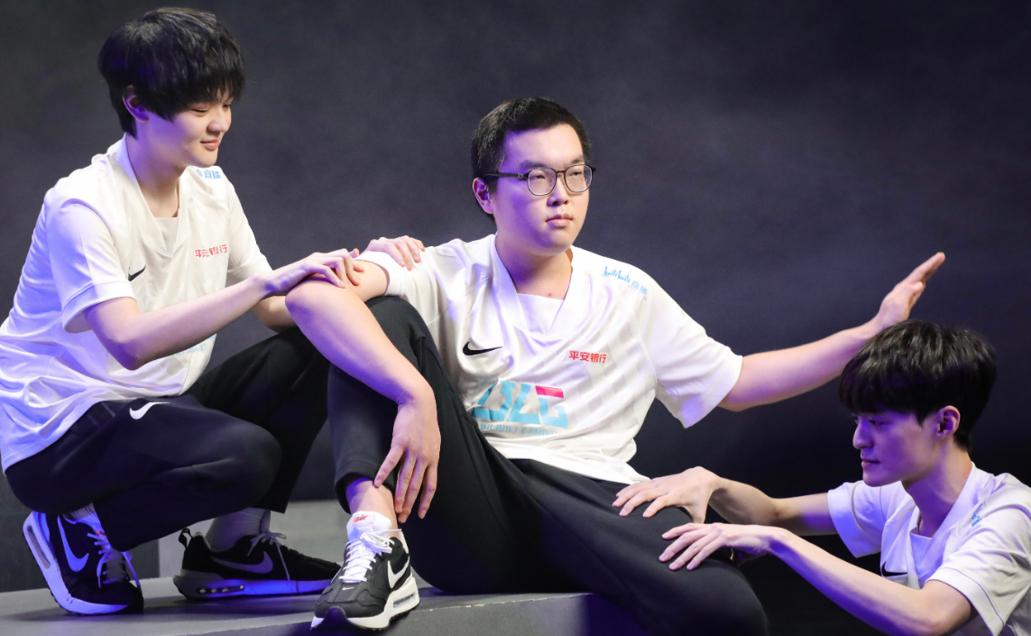 训练赛无敌？Bin交手Ale，迎来BLG首秀__财经头条