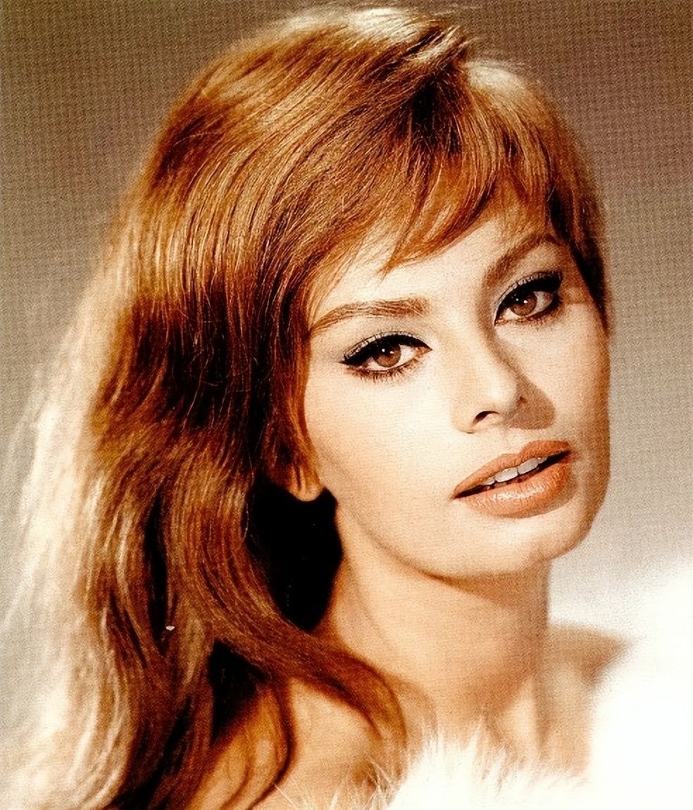 索菲亚·罗兰：性感不输梦露,演技碾压赫本,爱上有妇之夫被驱逐|索菲亚|卡洛|梦露_新浪新闻