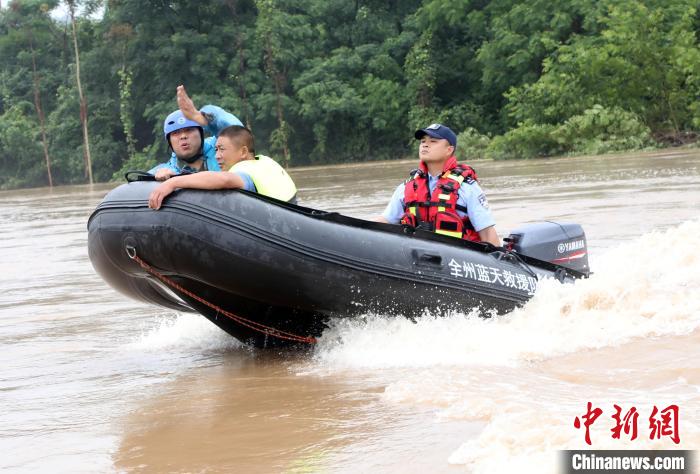 暴雨袭击桂林全州县 警方解救三百余人|桂林市|救援_新浪新闻
