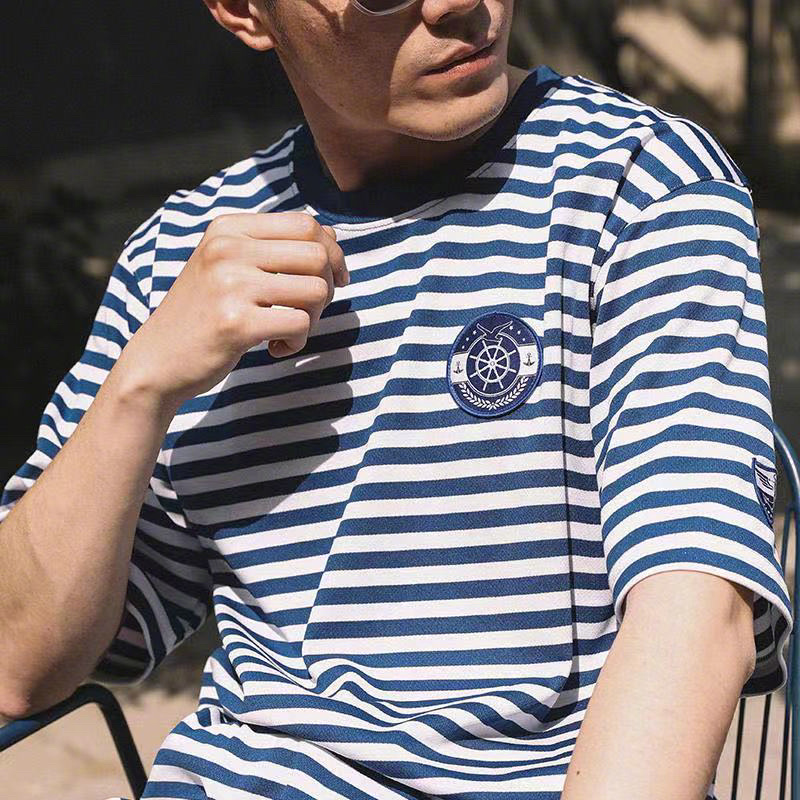 军武推出新款海魂衫， 经典的蓝白条设计，很好看……|白条|海魂衫|经典_新浪新闻