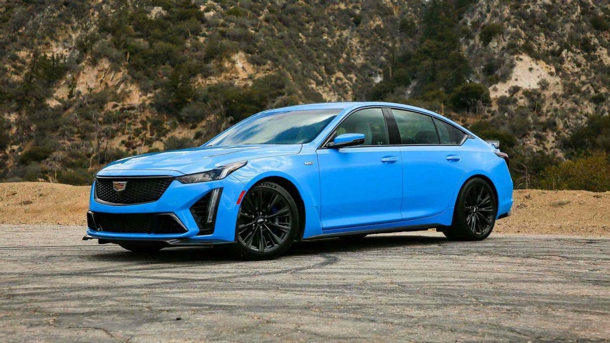 跳过M4、跑赢911，搭载6.2T+手动挡的凯迪拉克CT5-V来中国了-新浪汽车