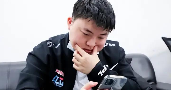 老将复出没有意义？Smlz回归赛场后表现不佳，网友：晚节不保|lpl|smlz_新浪新闻