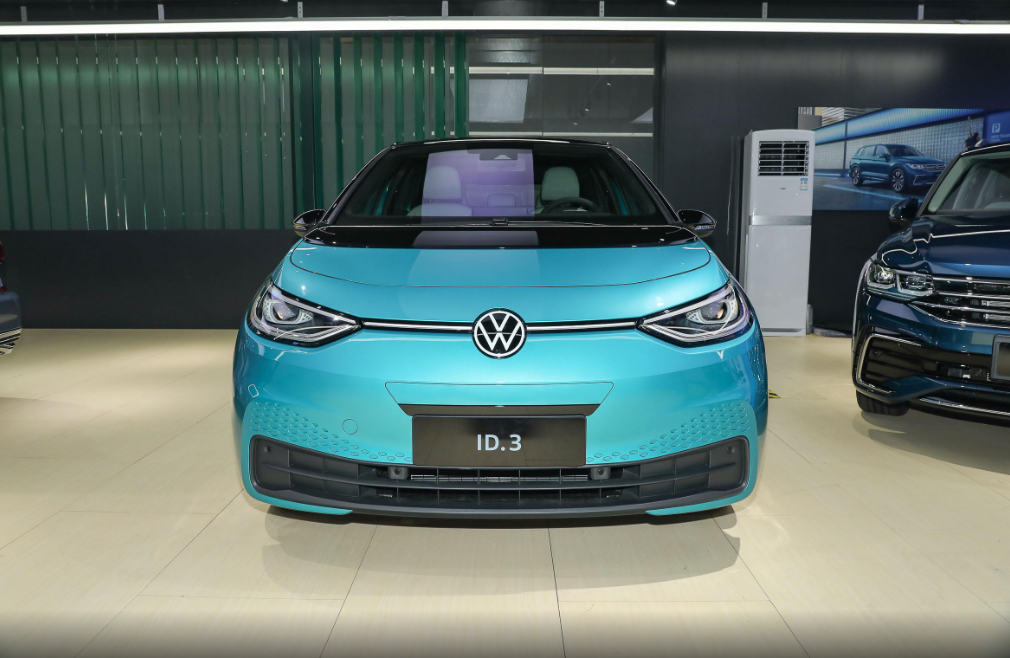 15万元内价值之选，新款ID.3纯净智享版上市，这款电车不得了-新浪汽车