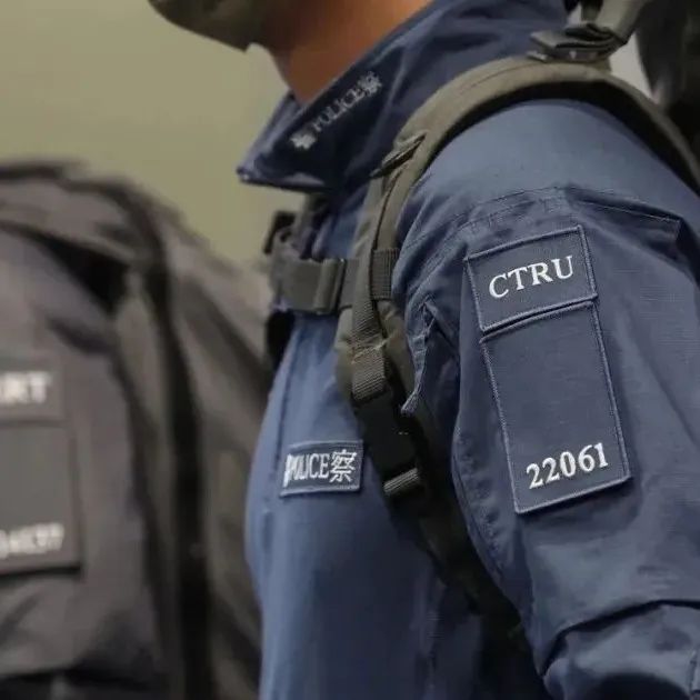 新警察制服！内地制造！|香港|警察|香港警队_新浪新闻
