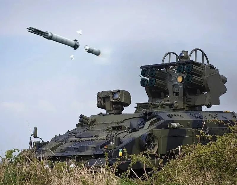 乌克兰收到6辆风暴防空导弹车，发射星光防空导弹，宣传3个月才到货|导弹|防空导弹|乌克兰_新浪新闻