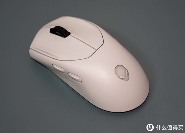 轻量/性能/颜值该如何取舍看看外星人Alienware AW720M交出的作业__财经头条