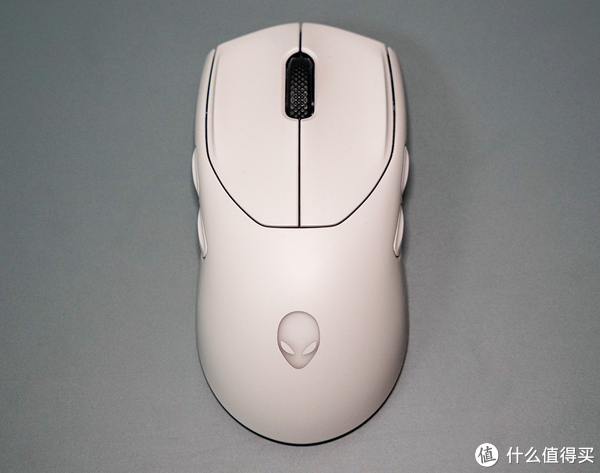 轻量/性能/颜值该如何取舍看看外星人Alienware AW720M交出的作业__财经头条