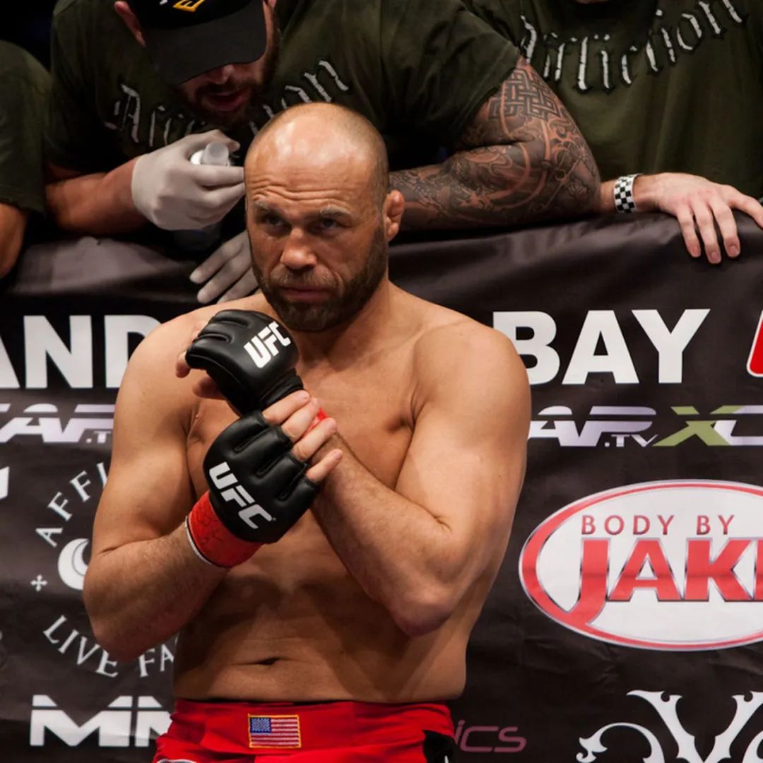 五次夺得UFC冠军的终极强者！他是真正的传奇__财经头条