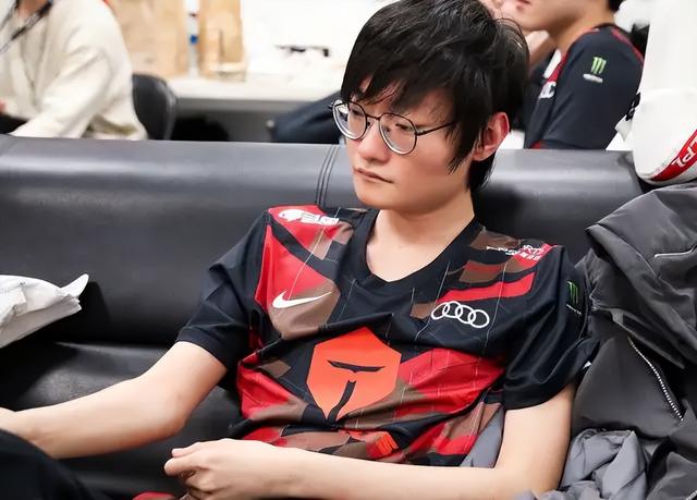 Tian才是硬币哥“十年老粉”？网友扒出小天发文，太恨Doinb了__财经头条