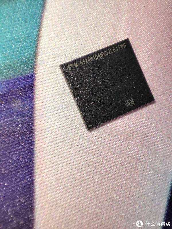 大神用报废手机闪存DIY个U盘，发现现在这样的手机闪存U盘，100多就能买一个__财经头条