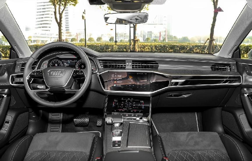 上汽奥迪A7L各方面实力都兼顾，出行体验足够豪华-新浪汽车