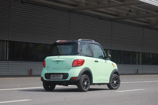 又一A00级别小车竞争MINIEV 3.98万宝马MINI同款内饰-新浪汽车