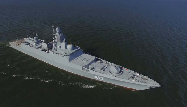 052D身披俄式深灰色涂装，亮相俄防务展，俄海军很心动但是不能买|俄罗斯海军|俄罗斯|导弹驱逐舰_新浪新闻